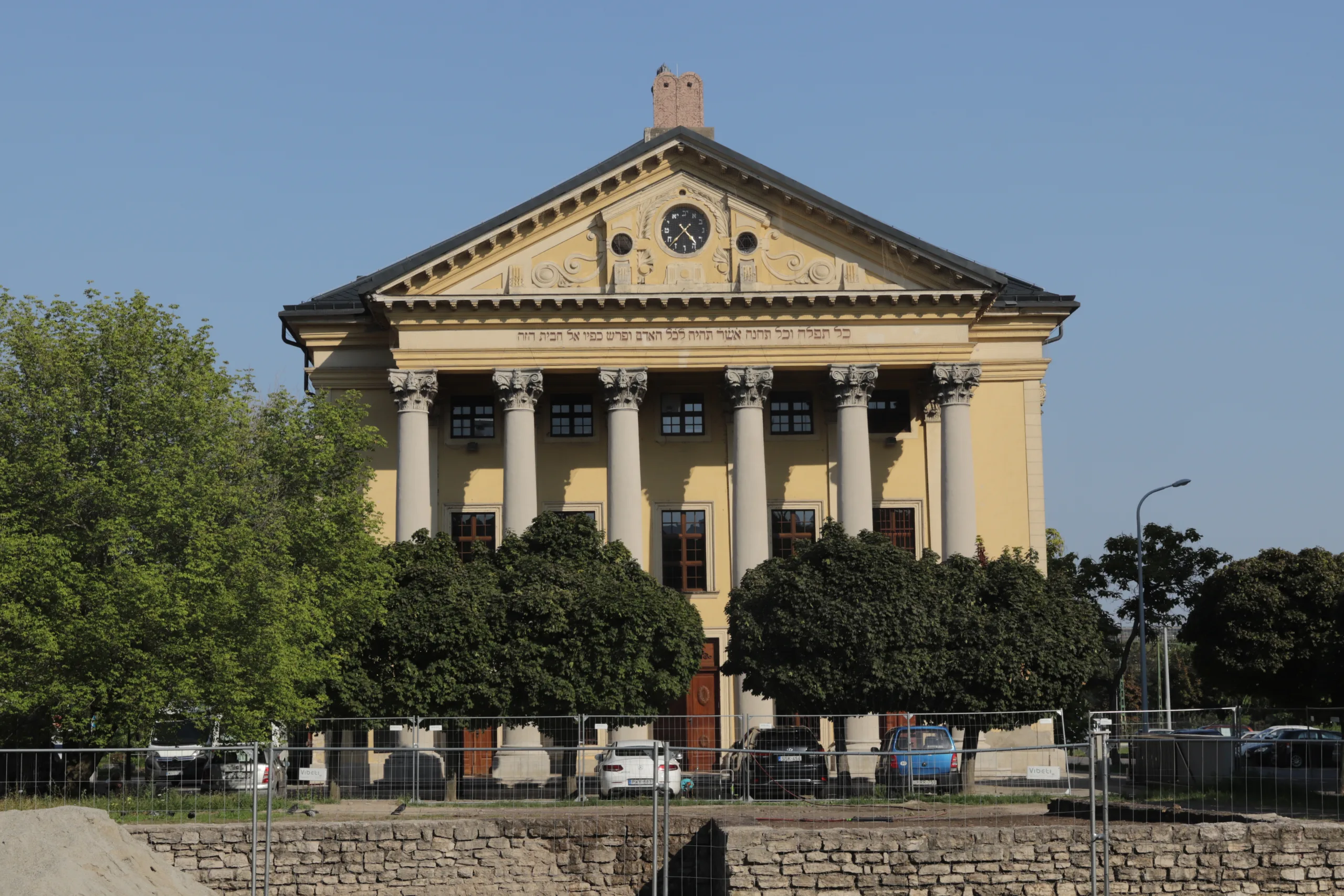 Az óbudai zsidóság emlékei – Az Óbudai Múzeum tematikus városi sétáján ...